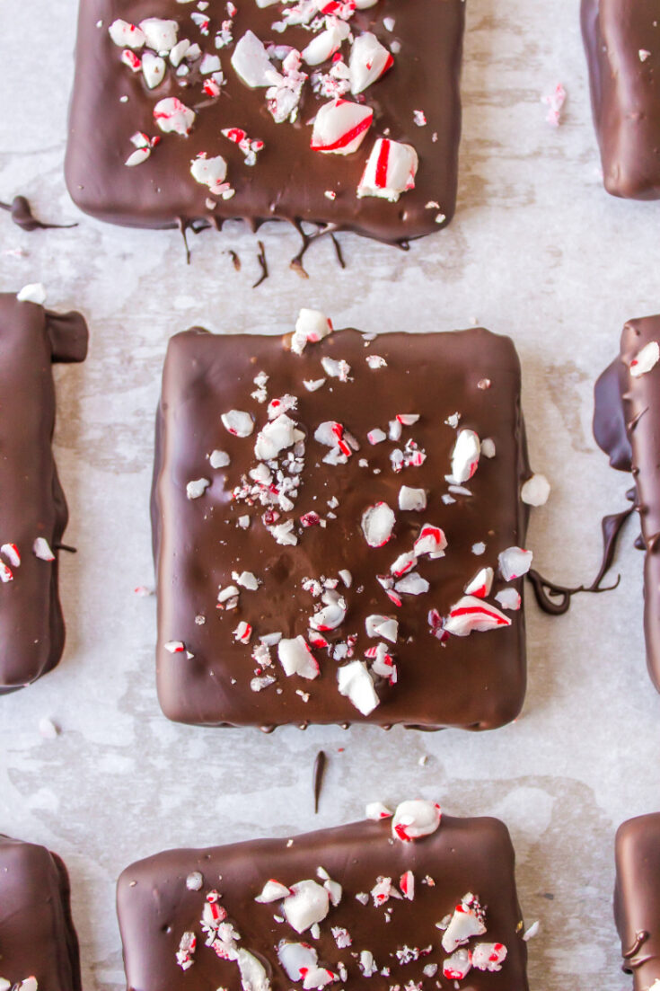 Chocolate Dipped Candy Cane Grahams - Recipe Boy
