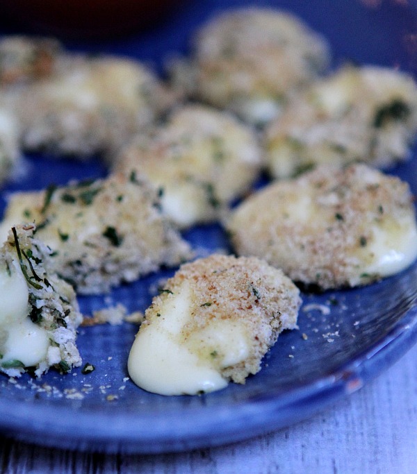 Baked Mozzarella Bites Appetizer - Recipe Boy