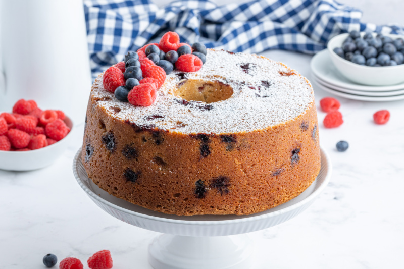 Berry Pound Cake - RecipeBoy